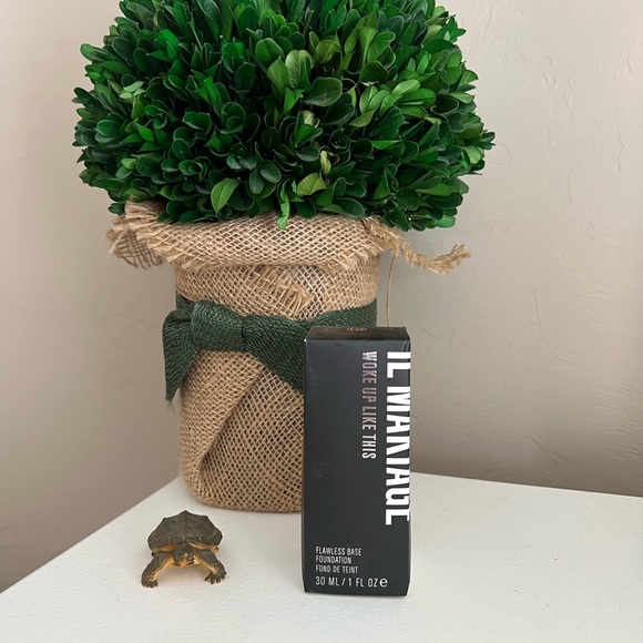 IL MAKIAGE | Makeup | Il Makiage Flawless Foundation | Poshmark
